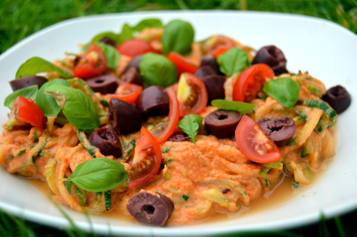 Creamy Tomato Courgette Spaghetti – Nest and Glow