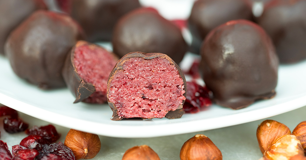 3-Ingredient Cherry Chocolate Balls – Nest and Glow